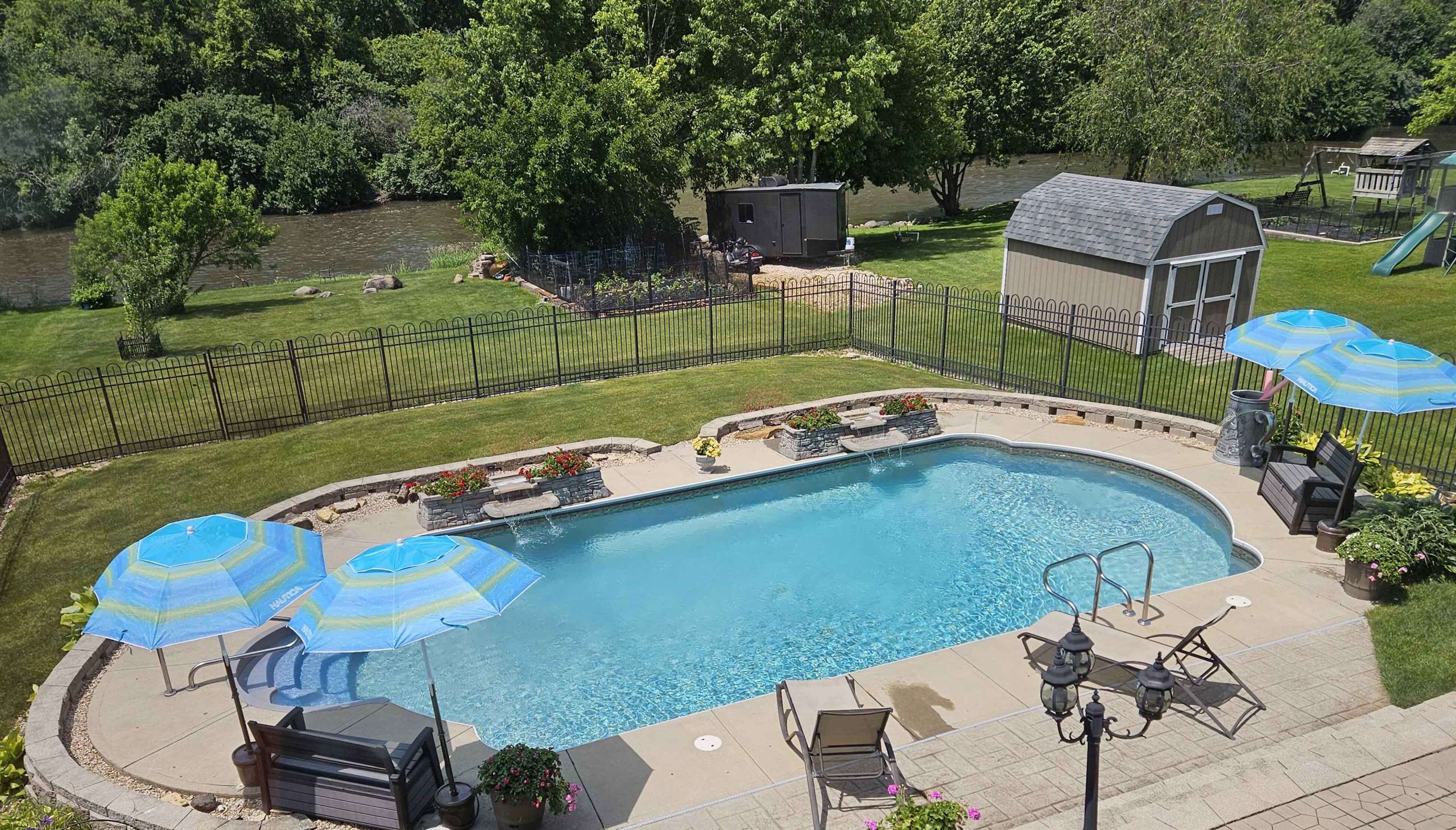 Inground and Above Ground Pool Company - Vinyl Pool Specialist